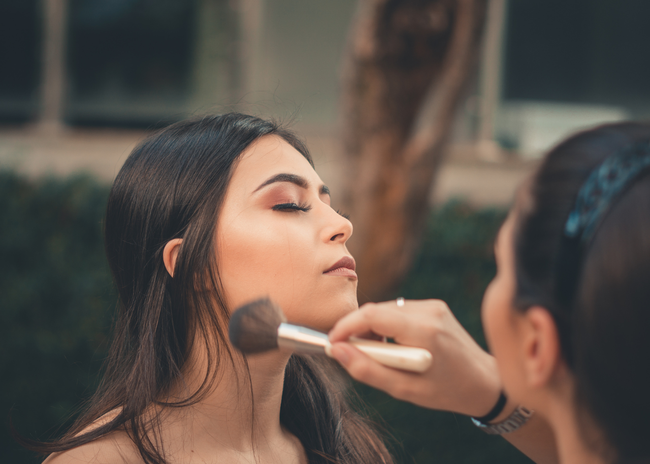How to Keep Your Makeup Fresh During Monsoon Season – Type Beauty